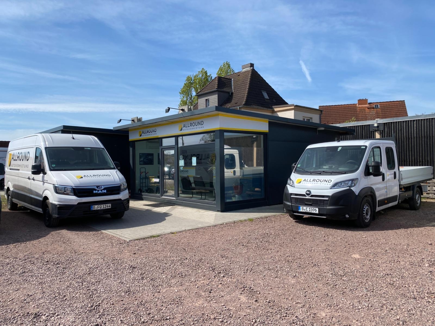 Stilvolle Halle Transporter Mieten Fotosnull